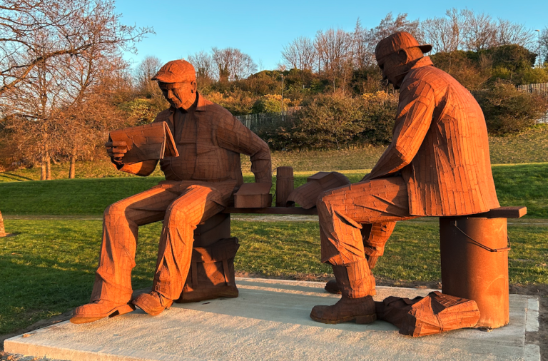 Riverside sculpture walk: east – Seagull City